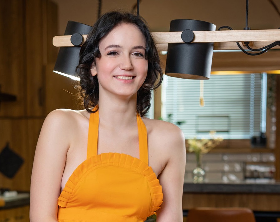 Chloe’s 30-minute Quick Burn Calorie Workout for Busy Days